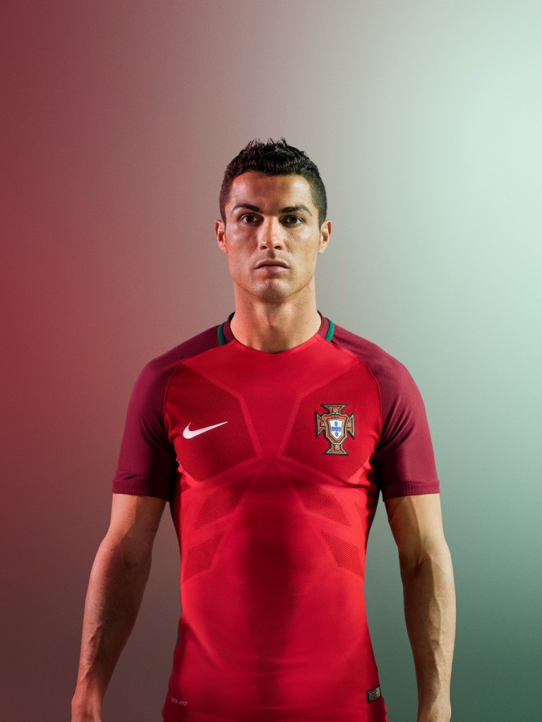 151213_NIKE_LIBERTY_CRISTIANO_RONALDO_PORTRAITS_005_STRAIGHT_lowres ...